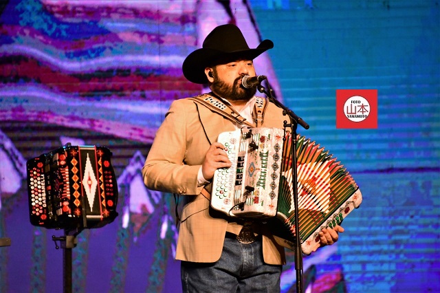 Intocable cautivó al público acapulqueño con sus canciones. – HB ...